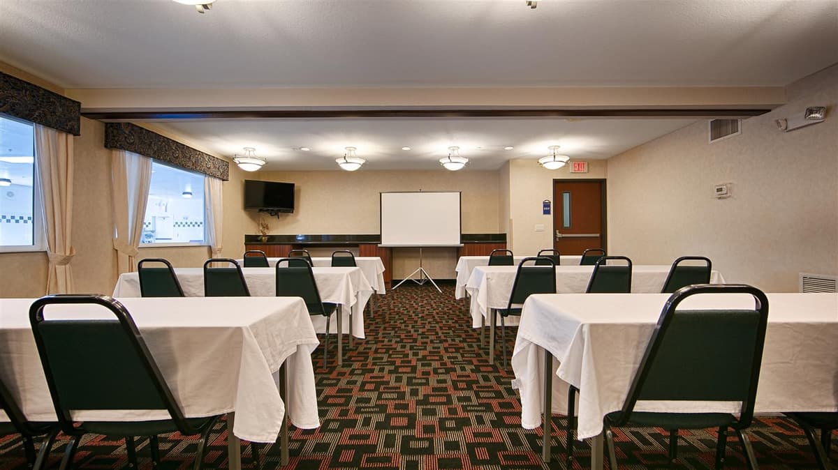 在 - Dayuse.com.hk位於Sandy 的 Best Western SANDY INN: 享受-42% 日間優惠